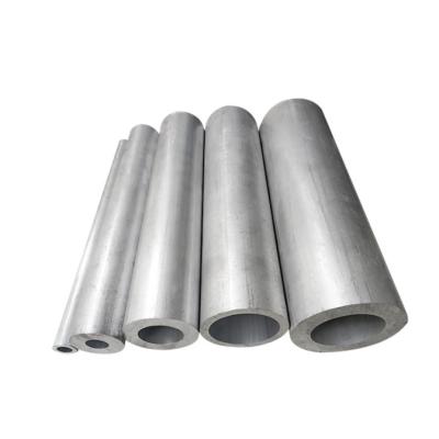 China 8 duim 3 Duim 2,5 Duim van de het Aluminiumpijp van 1 Duimbendable de Legeringenzilver Zwarte 150Mm 6063 de Irrigatie van T5 T6 Te koop