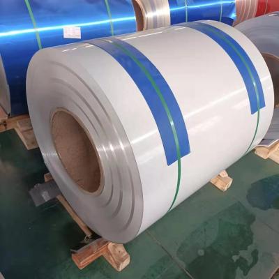 China Het pvc Vooraf geverfte Kleur Met een laag bedekte Broodje die van de Aluminiumrol Machine vormen die In reliëf gemaakte 0.0181.5mm afbaarden Te koop