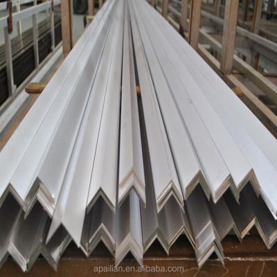Cina 6061-T6 7075 ha espulso angolo Antivari di alluminio con decorativo strutturale dei fori in vendita