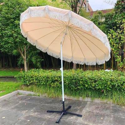 China Outdoor Beach Courtyard Zonneparaplu met Tassel in houtkleur en polyestermateriaal Te koop