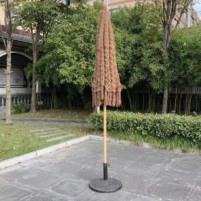 China Outdoor Beach Courtyard Zonneparaplu met Tassel in houtkleur en polyestermateriaal Te koop