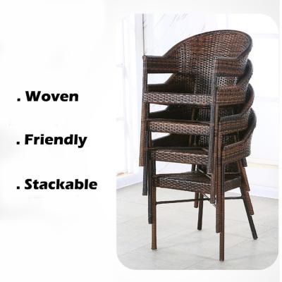 China Custom Logo Geweven PE Rattan Eettafel en Stoelen voor Hotel Outdoor Patio fauteuil Set Te koop