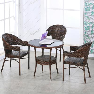 China Custom Logo Geweven PE Rattan Eettafel en Stoelen voor Hotel Outdoor Patio fauteuil Set Te koop