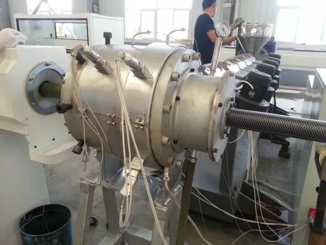 Pert / Pex Polyurethane Foam Insulation Pipe Making Machine