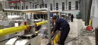 China Continue Flexible PU Foaming Yellow Jacket Insulation Pipe Machine HDPE / PP Extruder for sale