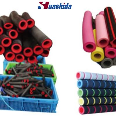 Cina Linea di produzione di isolanti per tubi di gomma sintetica di plastica a schiuma per manico/involucro di attrezzature per fitness in vendita