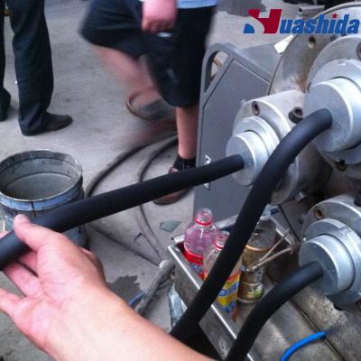 Cina Linea di produzione di isolanti per tubi di gomma sintetica di plastica a schiuma per manico/involucro di attrezzature per fitness in vendita