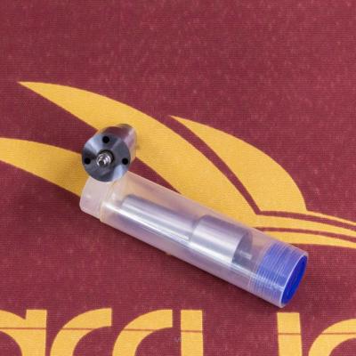 China VG1560080276+001 L203PBA Sinotruk WD615.47/69 Euro II engine Fuel injector nozzle for sale