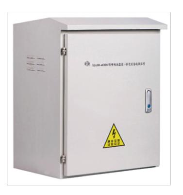 China Sitios al aire libre del sistema integrado de la batería del fosfato del hierro del litio con los sitios al aire libre de la fuente de corriente continua con la fuente de corriente ALTERNA en venta