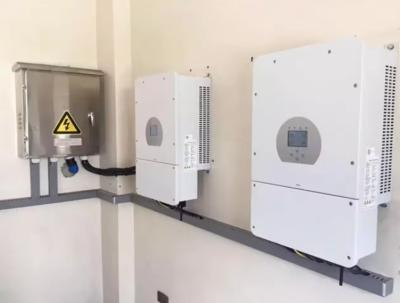 China 10KW driefasige Deye SUN-10K-SG04LP3-EU On Grid Off Grid Hybrid Inverter met 2 MPPT Te koop