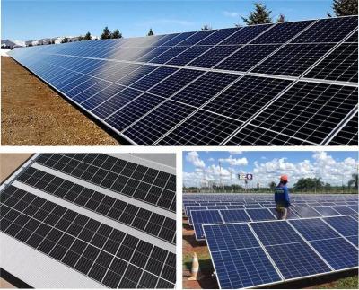 Cina Pannello solare monocristallino a silicio a mezza cella 580w 585w 590w 595w 600w 605w 610w CanadianSolar 120 Celle in vendita