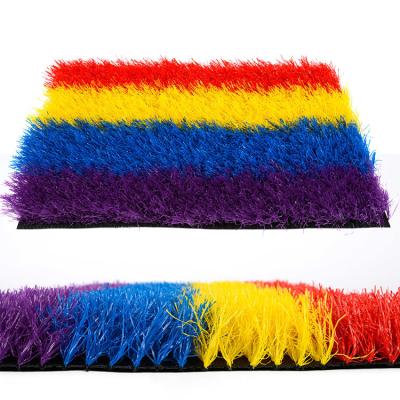 Cina Landscaping Synthetic Artificial Grass 20mm Rainbow Sports Flooring Turf in vendita