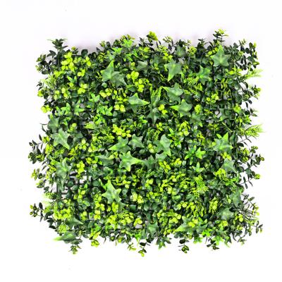 Cina Wholesale Price Custom Outdoor Panels Grass Fence Grass Wall Plant Artificial Hedge Boxwood Panels 7 Pieces in vendita