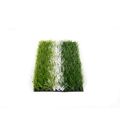 Cina Durable Artificial Grass Landscaping Garden Artificial Grass Carpet Outdoor Football Grass Artificial With Factory Prices in vendita
