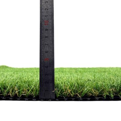 Cina Factory direct sale artificial grass 40 mm high density synthetic garden green artificial turf carpet grass for decoration in vendita