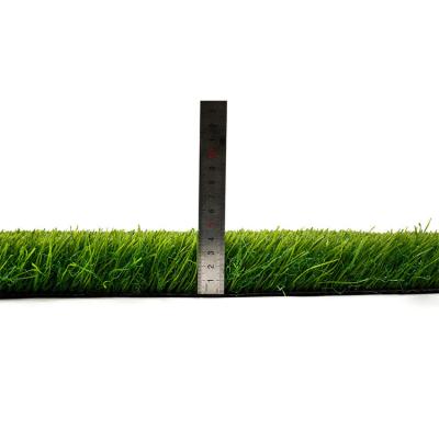 Cina Wholesale Price Custom Artificial Green Wall Carpet Grass Pet Friendly Garden Decoration Artificial Grass in vendita