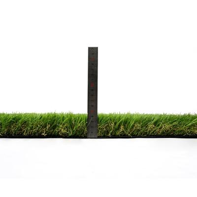 Cina Wholesale High Quality Waterproof Artificial Grass 50mm Roll Of Artificial Grass For Pets in vendita
