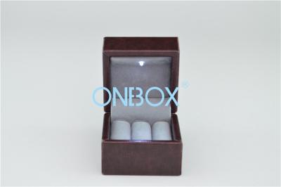 Cina piccolo contenitore di regalo dei gioielli dell'esposizione di LED di 60 x di 60 x di 58mm per la raccolta dell'anello in vendita