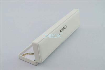China De Juwelendozen van het douane Unieke Leer voor Dame Bracelet Anniversary Present Te koop
