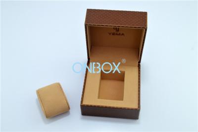 Cina Contenitore di orologio del cuoio del Faux di Brown 130x130x90mm con il cuscino duro in vendita