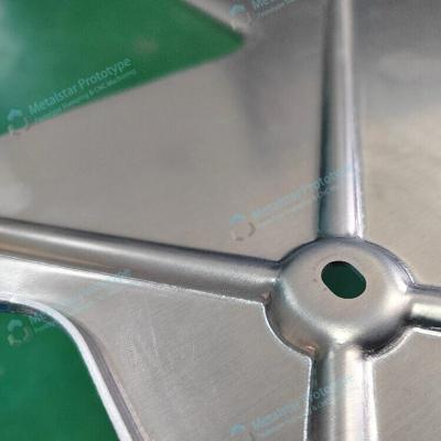 China 1Fabricação de chapas metálicas de protótipos de.50mm AL utilizadas para automóveis à venda
