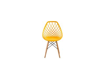 Cina Gambe di legno solide casuali di Eames Plastic Dining Chair 48*43*83cm della cavità in vendita
