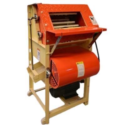China Electric Peanut Picker Machine For Small Farms 500kg/H Groundnut Picker for sale