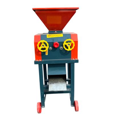 China 2 - 3 Tons Capacity Maize Grits Making Machine Iron Feed Maker Grain Processing for sale