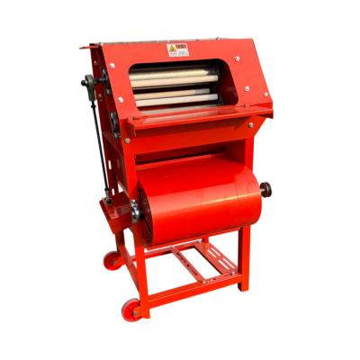 China Portable Wheeled Electric Peanut Picker with 500KG/H Capacity and Weather-Resistant Design for Efficient Peanut Harvesting for sale