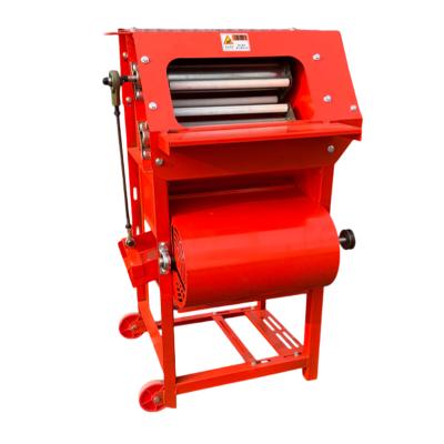 China Portable Wheeled Electric Peanut Picker with 500KG/H Capacity and Weather-Resistant Design for Efficient Peanut Harvesting for sale