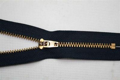 Cina 5# chiudono Goldplating leggero della serratura dell'estremità delle chiusure lampo Semi-automatiche del metallo per i jeans in vendita