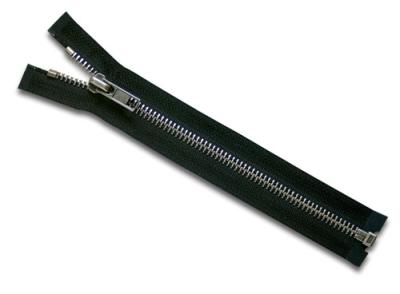 Cina Il metallo dell'estremità aperta No.5 zippers con il cursore della serratura automatica, denti standard in vendita