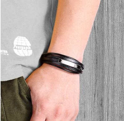 Cina Braccialetti di pelle e acciaio inossidabile con opzioni di personalizzazione in vendita