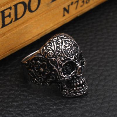 Cina Anello di teschio in acciaio inossidabile europeo e americano per anelli o fasce di fidanzamento maschile in vendita