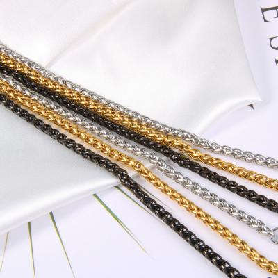 Cina 304 in acciaio inossidabile, semplice, con una catena di fiori, con un colletto in stile europeo, per gioielli in vendita