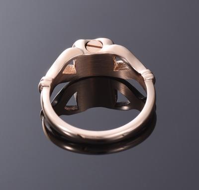 Cina Hand Embrace Heart Shape Cremation Memorial Ring Urne in acciaio inossidabile per ceneri umani in vendita