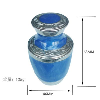 Cina Eccellenti casseforti per animali da compagnia in ottone Urne 68 x 46 mm Urne di metallo funerarie in vendita