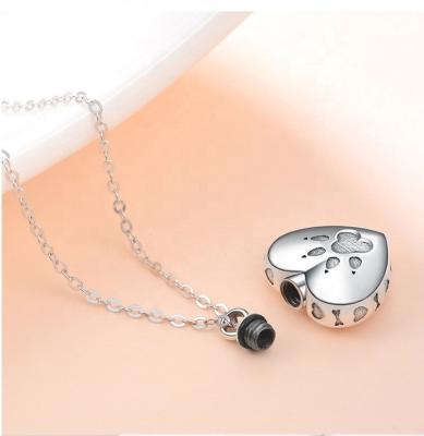 Cina 925 Sterling Silver Heart Paw Cremation Pendant Stile classico e tecnologia CNC Inlay in vendita