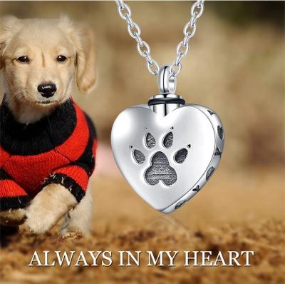 Cina 925 Sterling Silver Heart Paw Cremation Pendant Stile classico e tecnologia CNC Inlay in vendita