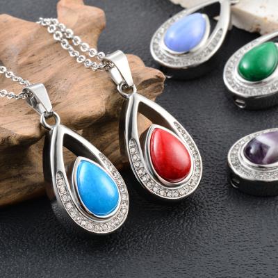 Cina Colletto commemorativo di cenere aperta Luce di lusso a goccia di vento Pendente incrostato di diamanti in vendita
