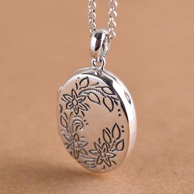 Cina Pantaloni di moda femminile Ovale Gawu Box S925 Silver Vintage Thai Silver Charm Pendants in vendita
