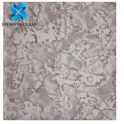 China Golden Antique Mirror Glass Sheets 2-10mm Thickness Custom Sizes 1524x2134mm to 2250x3300mm for sale