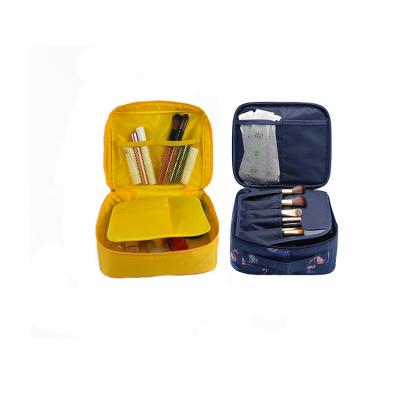 China De geborduurde Zak van de Make-upkit bags flamingo tropical makeup van de Ritssluitingssluiting Te koop