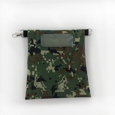 Cina L'articolo da toeletta cosmetico stampato cammuffamento insacca 15*20cm impermeabile di nylon in vendita