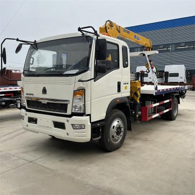 Cina Howo Euro 3 Flatbed Wrecker Truck 4 tonnellate Flatbed Tilt Truck 116hp Potenza nominale in vendita