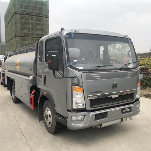 Quality HOWO SINOTRUCK 8000 LITERS CARBON STEEL FUEL TANK TRUCK FUEL TANKER FUEL BOWSER for sale