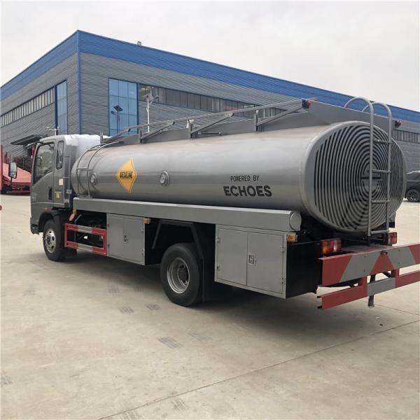 Quality HOWO SINOTRUCK 8000 LITERS CARBON STEEL FUEL TANK TRUCK FUEL TANKER FUEL BOWSER for sale