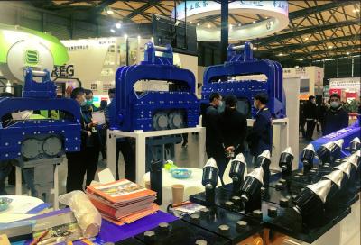 China Hydraulic Vibrating Hammer Pile Driver For Construction Equipment Exhibition for sale