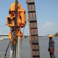 China 60kW Efficient Pile Driver - 200kN Pulling Force & Hydraulic Guardrail Piling Machine for sale