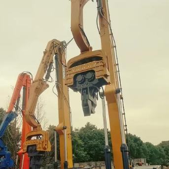 China Hydraulic Pile Driver: 10-Ton Force & 12m Pile Length for Deep Foundation Projects for sale